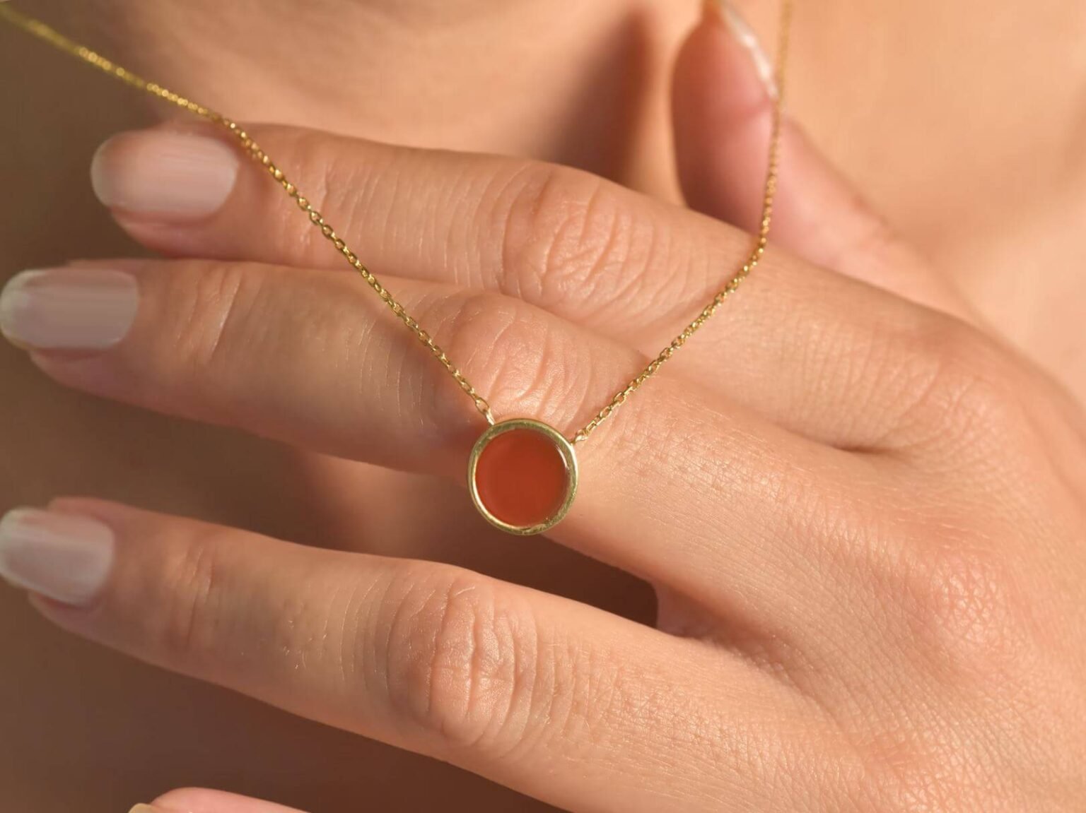 Round Carnelian Necklace • The Green Crystal