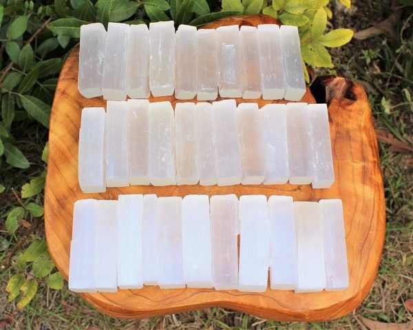 Selenite Crystal Meaning, Properties Guide 101 • The Green Crystal